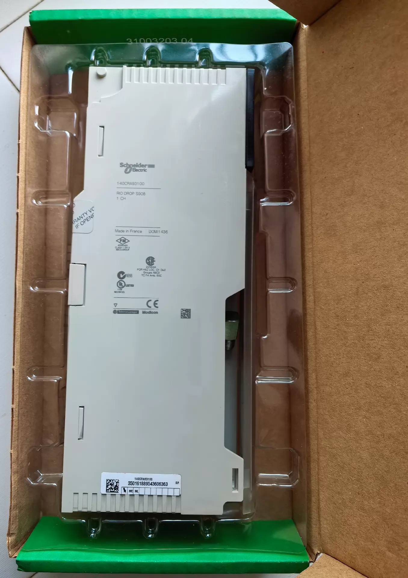 140CRA93100 Schenider RIO 드롭 어댑터 모듈 Modicon Quantum - 1 커넥터, 단일 케이블 포함